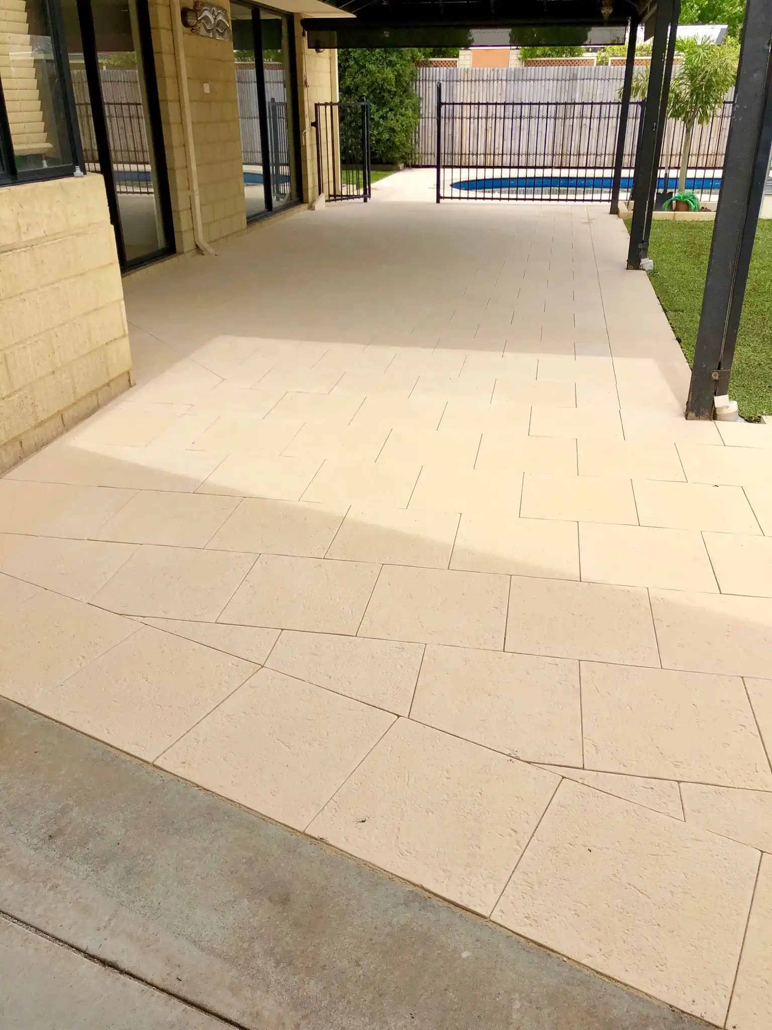 Limestone | Quartz | Exposed Aggregate | Pavers Perth | Freo Stone Paving